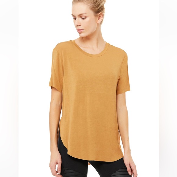 ALO Yoga | Tops | Alo Yoga Lithe Tee | Poshmark